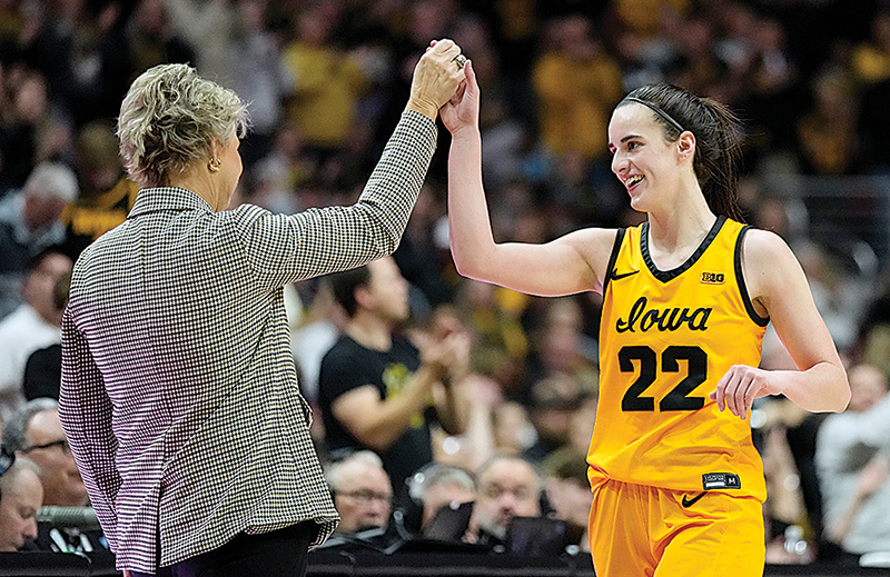 Clark’s 38 points powers No. 4 Iowa past Cleveland State 104-75 | News ...